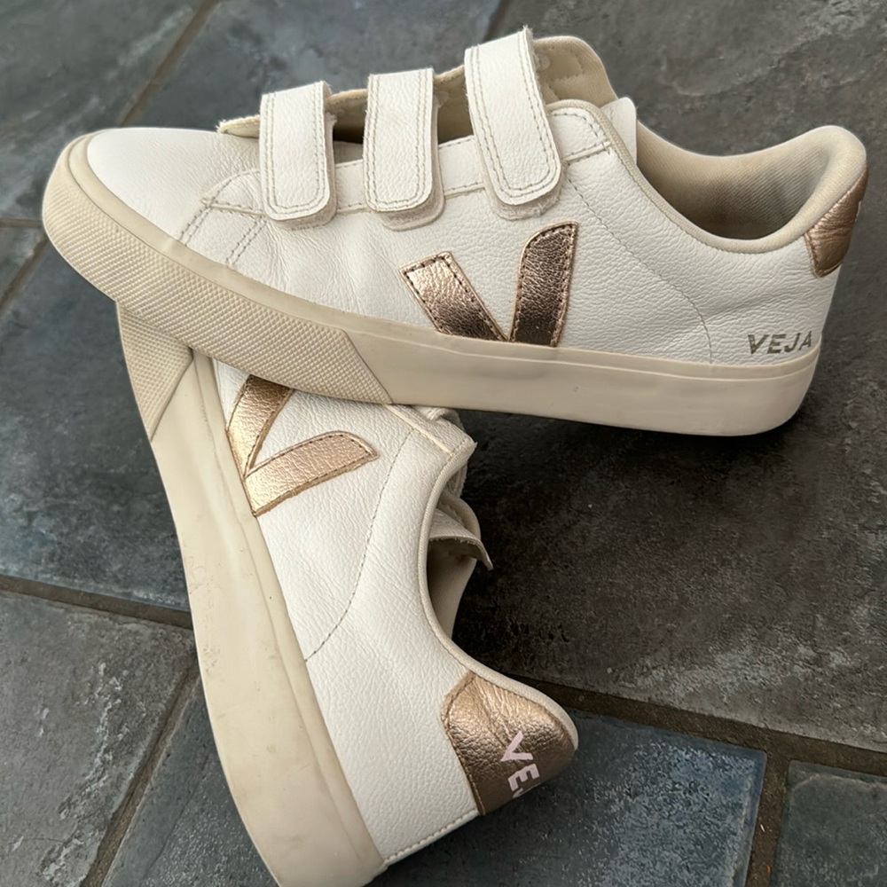 Veja, Recife Logo Sneaker, Sz 8 White/Rose Gold, Velc… - Gem